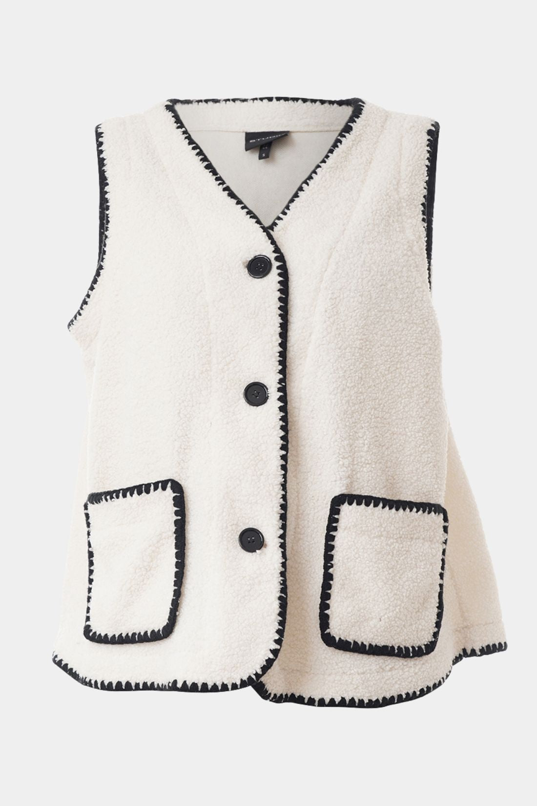 Elina vest fra Studio i smuk hvid med sort detaljer – Happy Eve